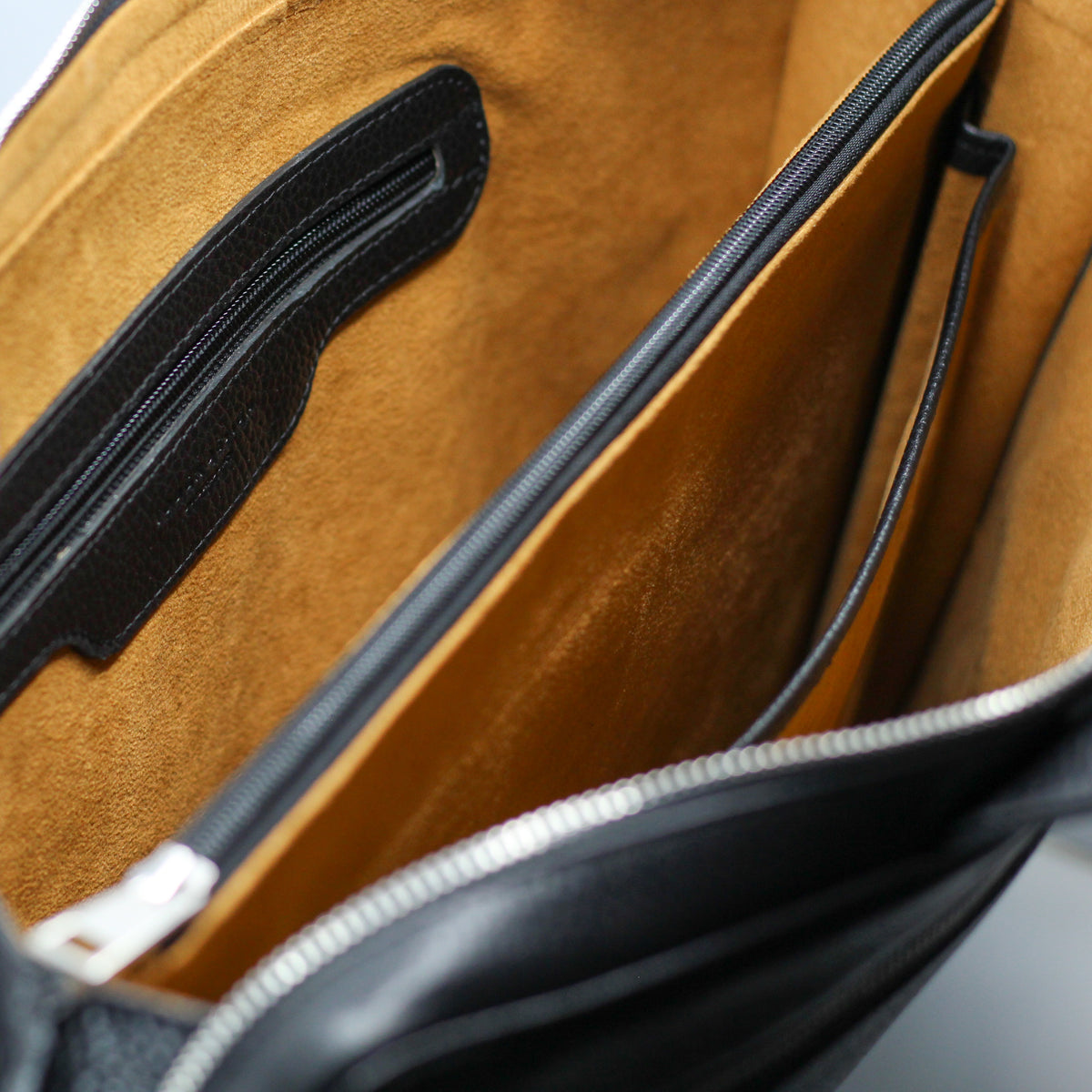 Taschen – Tough Design